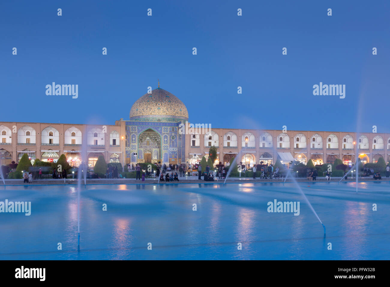 Dome of Lotfollah mosque and fountains in the pool, Imam square ...
