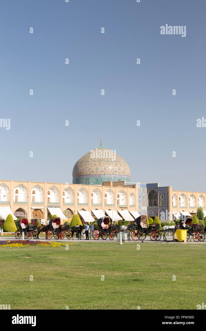 Imam mosque isfahan dome hi-res stock photography and images - Alamy