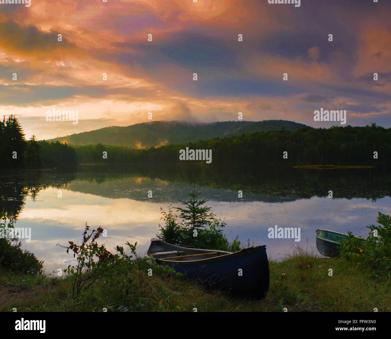 Pink canoe hi-res stock photography and images - Alamy
