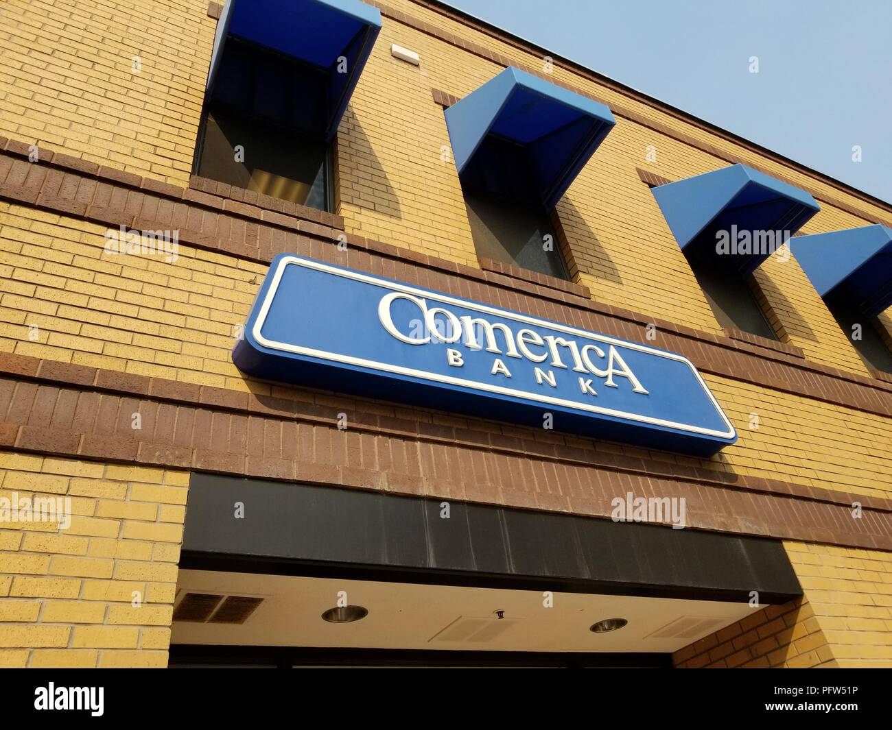 Facade with sign and logo at Comerica bank branch in downtown Walnut ...