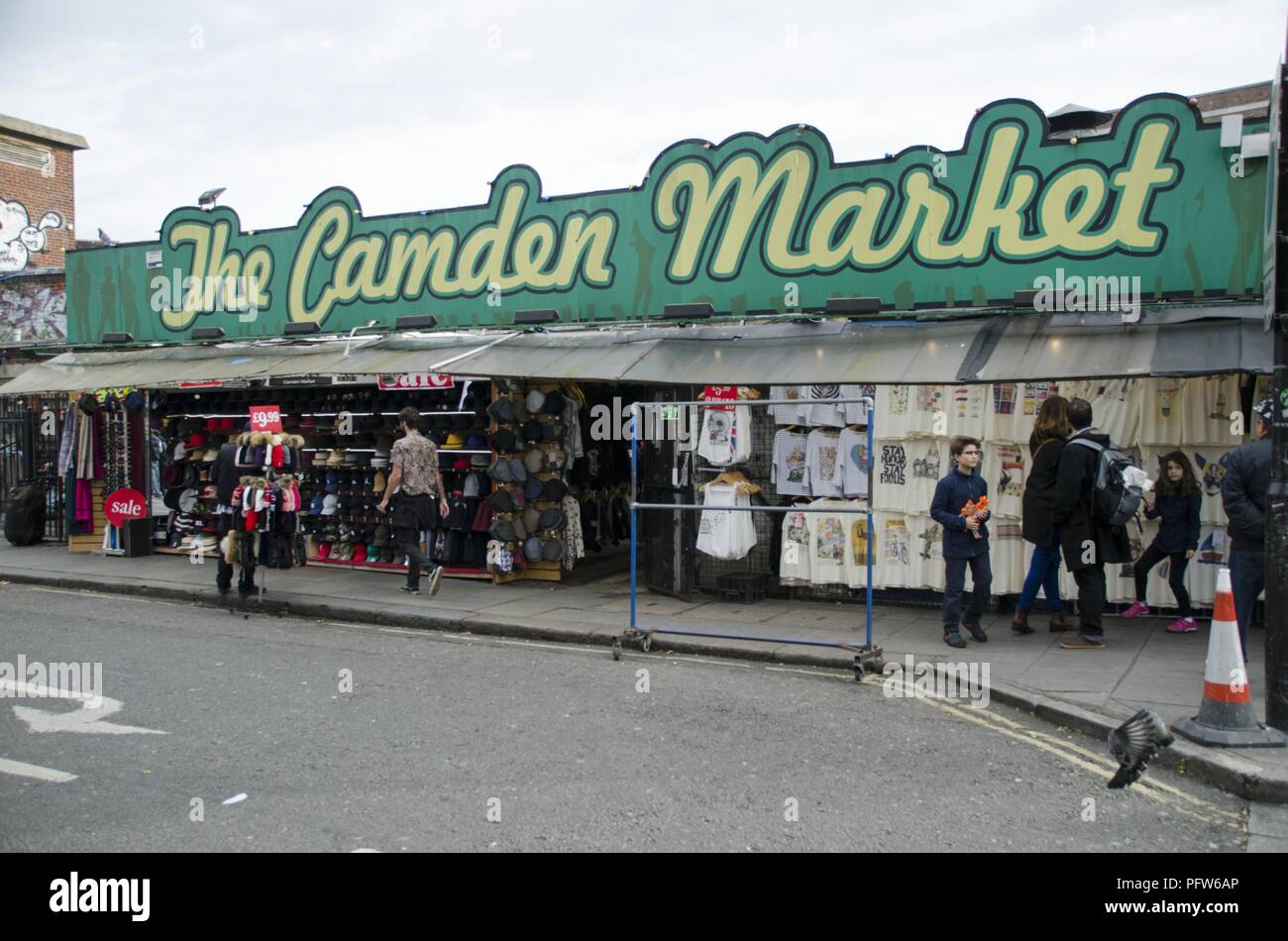 People looking around at Camden Lock Market stores, London, England ...
