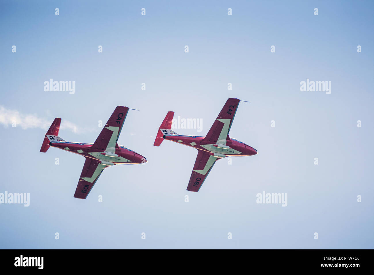 Snowbirds fly during the Canadian International Air Show in Toronto ...