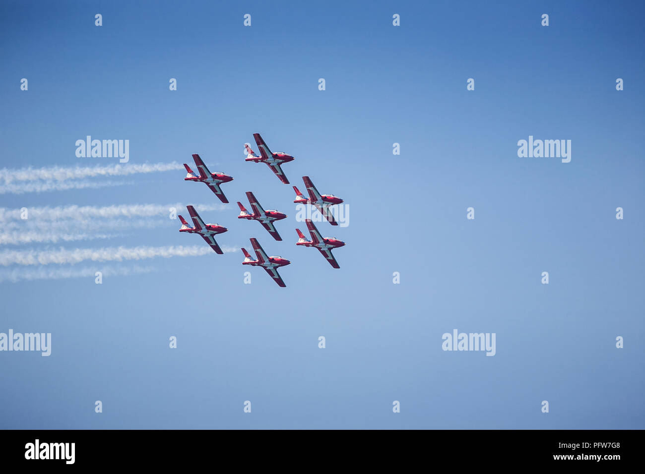 Snowbirds fly during the Canadian International Air Show in Toronto ...