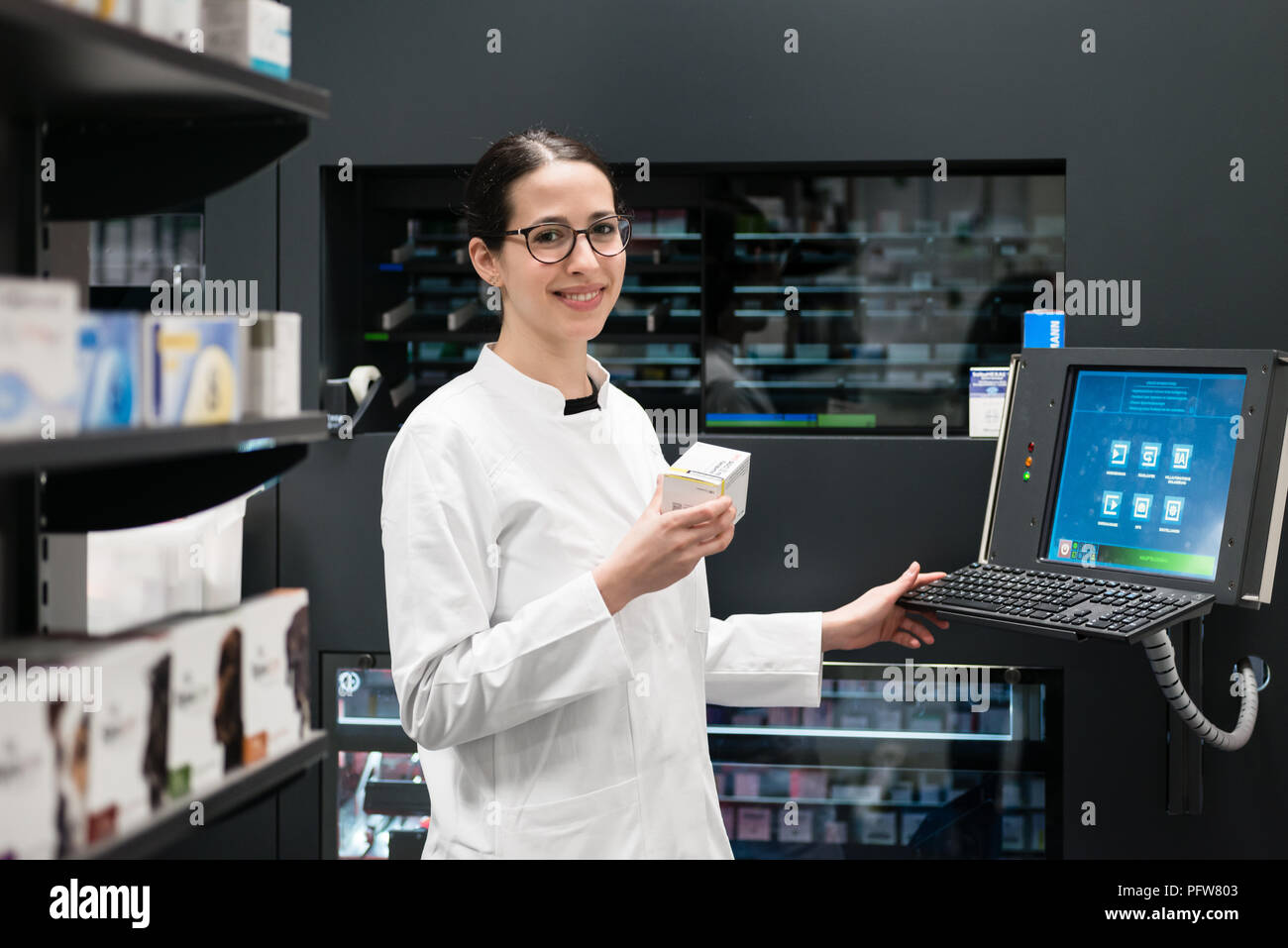 Logistics robot hi-res stock photography and images - Alamy