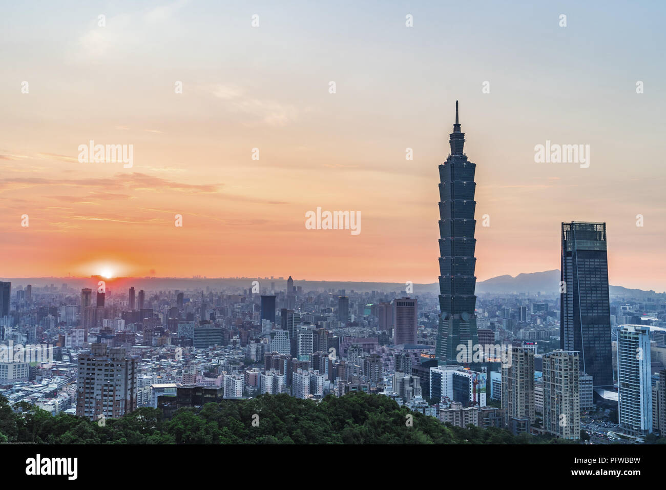 Taipei 101 building with sunset Stock Photo - Alamy