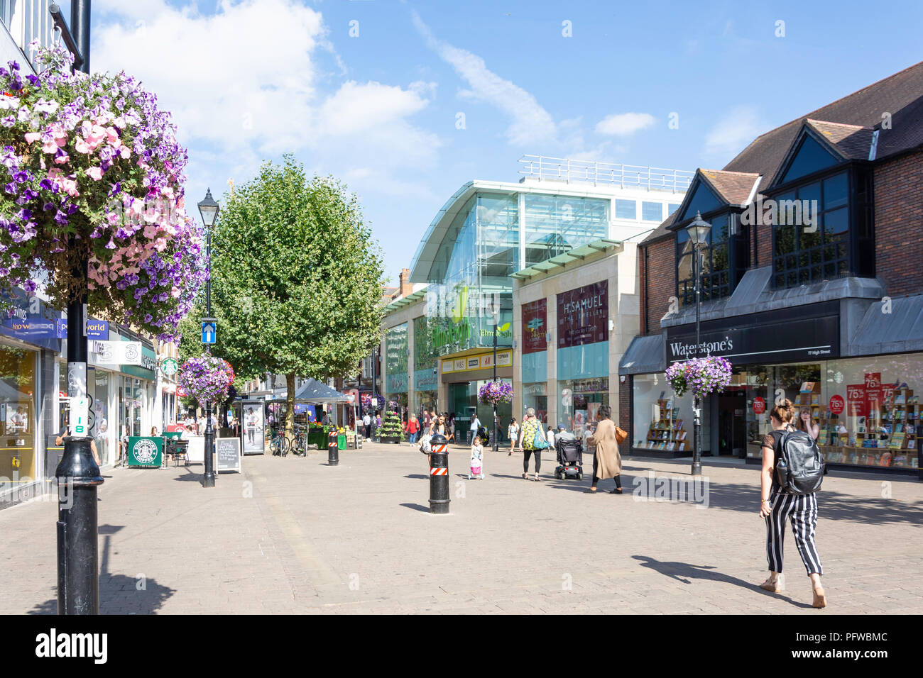 Central staines hi-res stock photography and images - Alamy