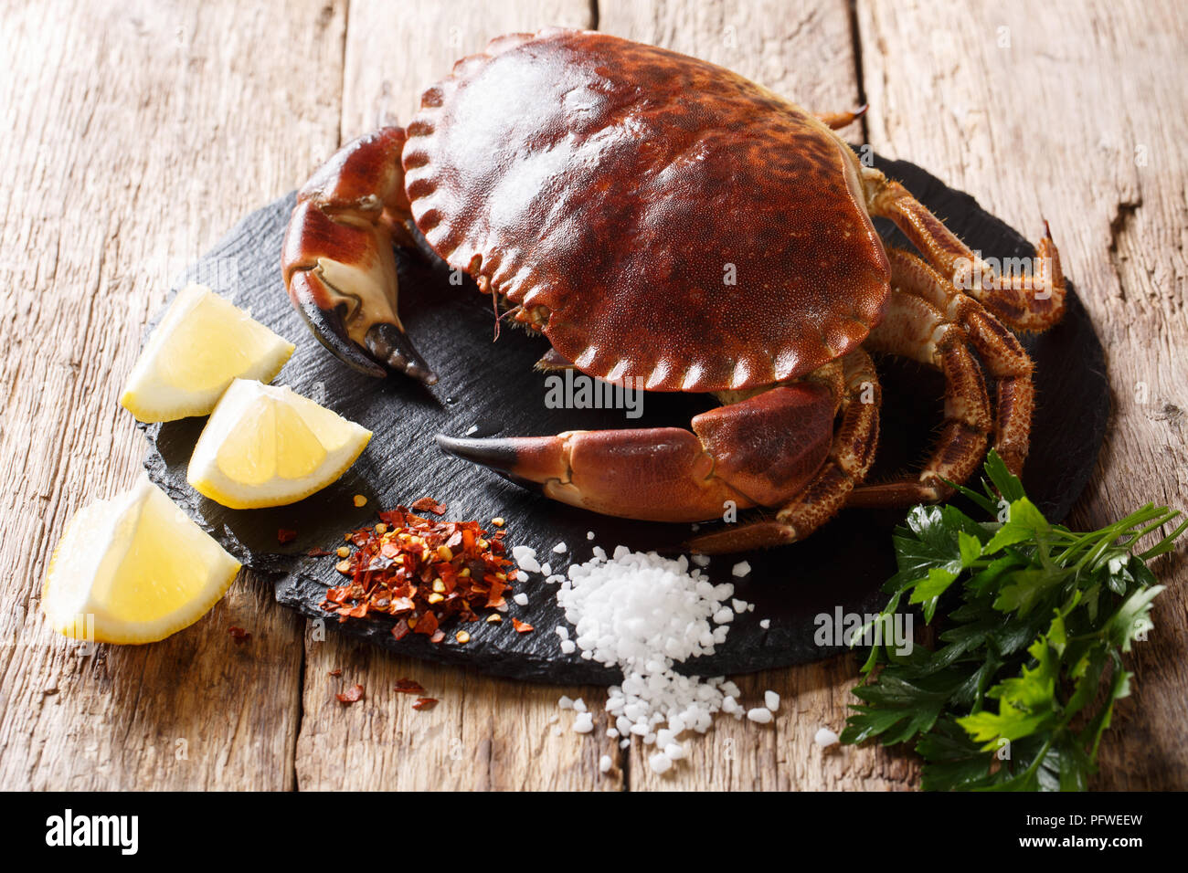 Brown crab hi-res stock photography and images - Alamy