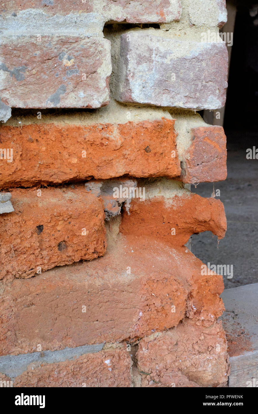 Poor brickwork hi-res stock photography and images - Alamy