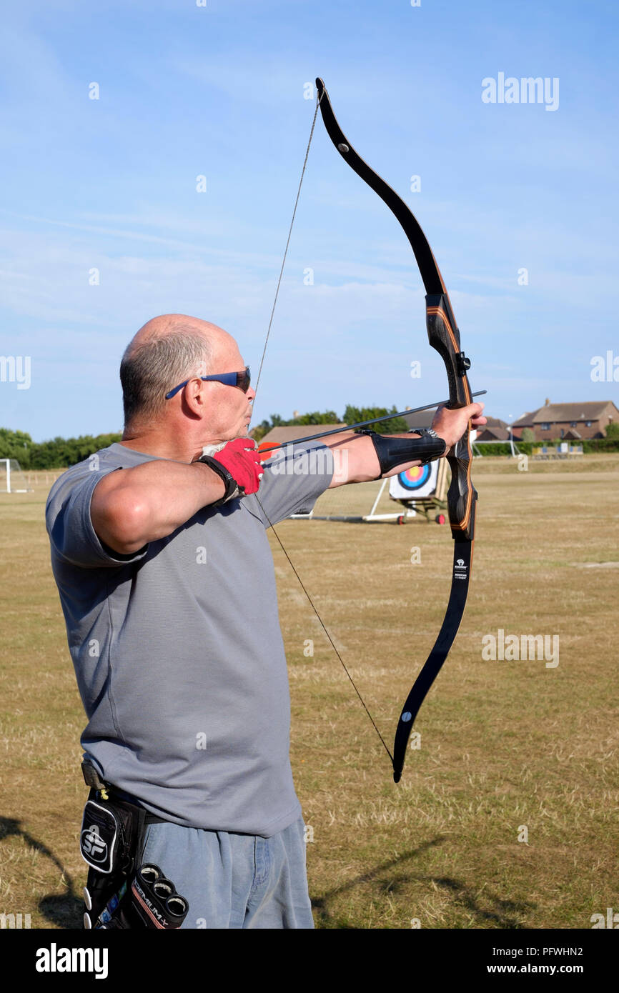 Archery bow and arrow shooting hi-res stock photography and images - Alamy