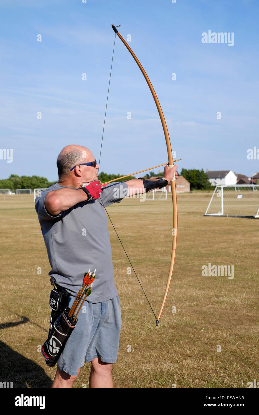 Archery bow and arrow shooting hi-res stock photography and images - Alamy