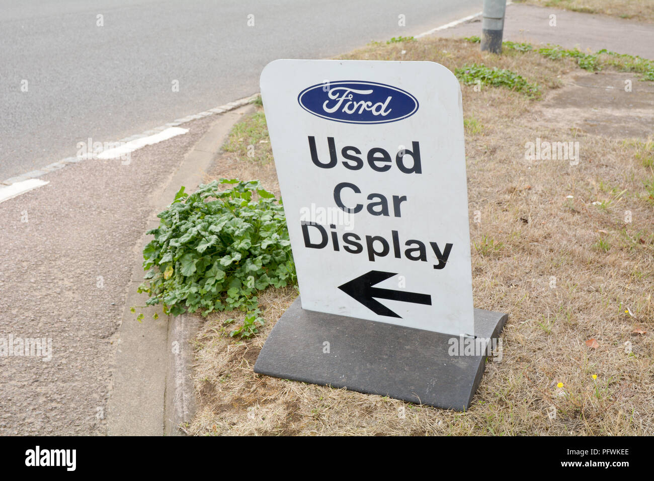 Ford used car display sign with direction arrow hi-res stock ...