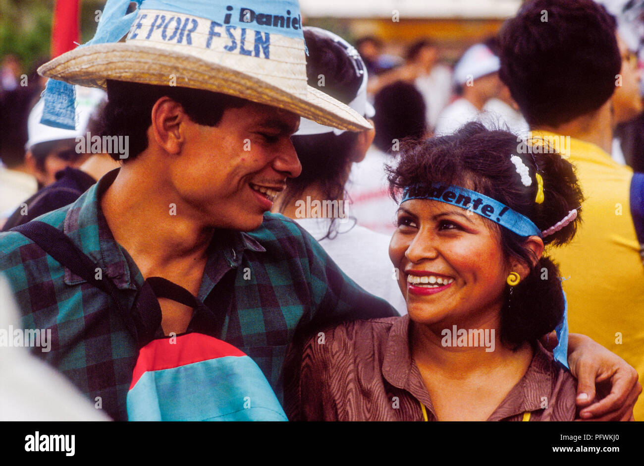 Nicaragua sandinista flag hi-res stock photography and images - Alamy