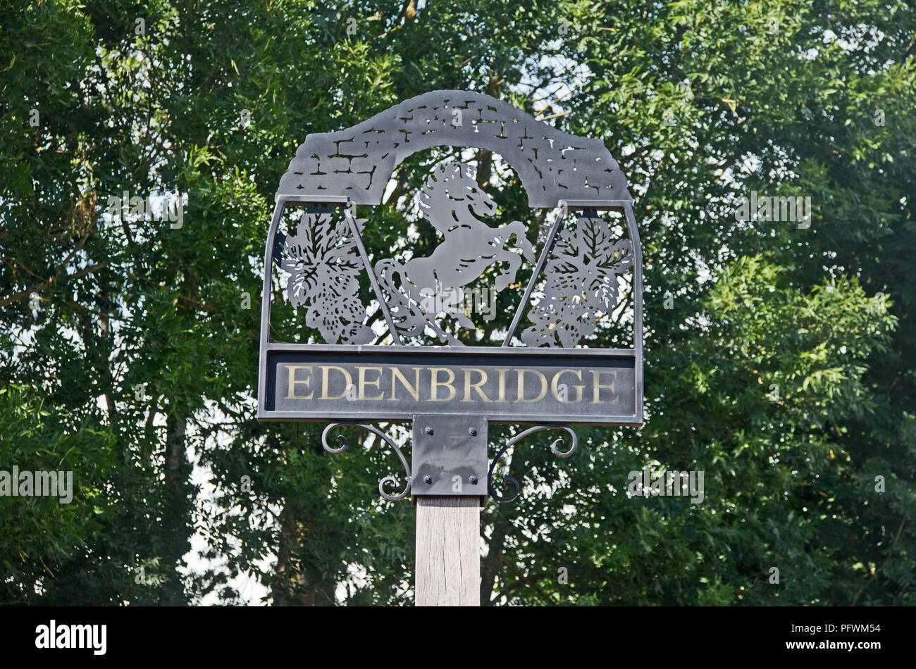 Edenbridge Town Sign Kent Stock Photo - Alamy