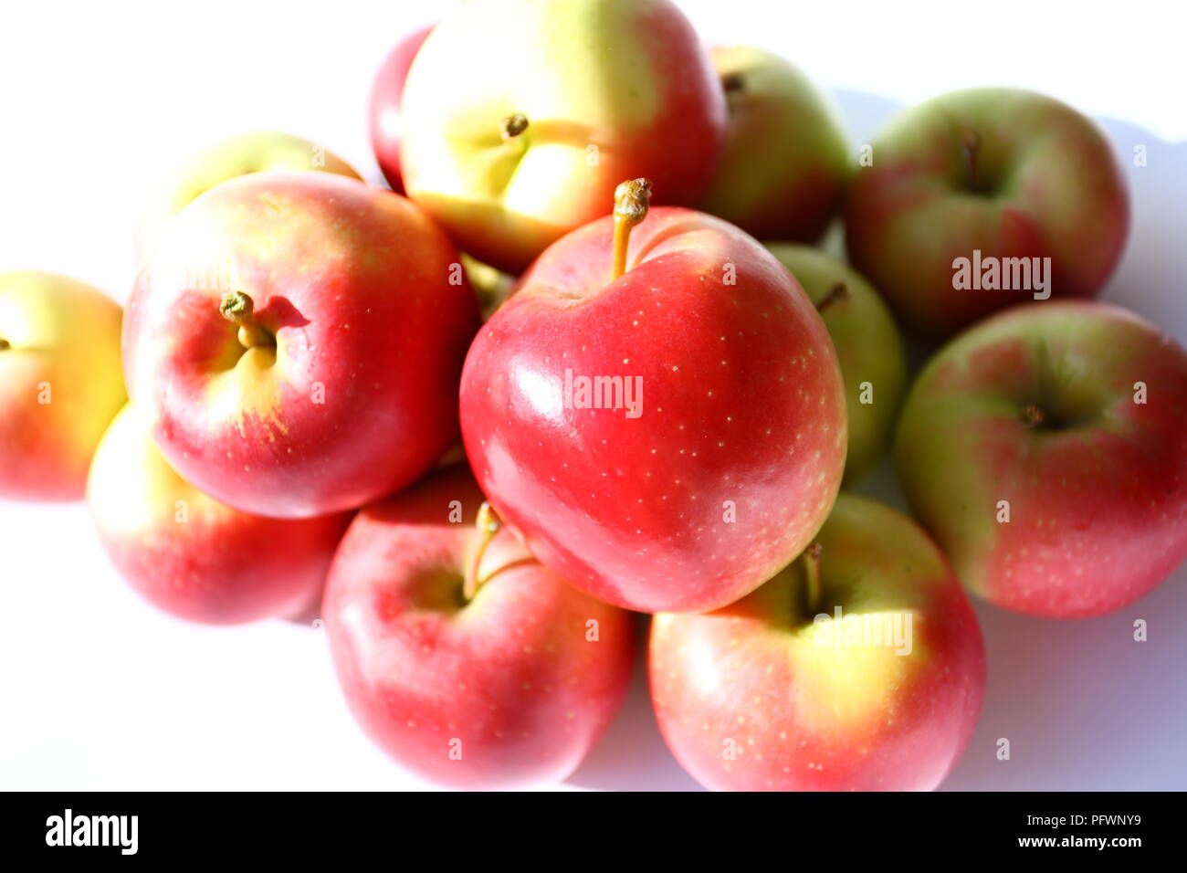 Food: Red apples Stock Photo - Alamy