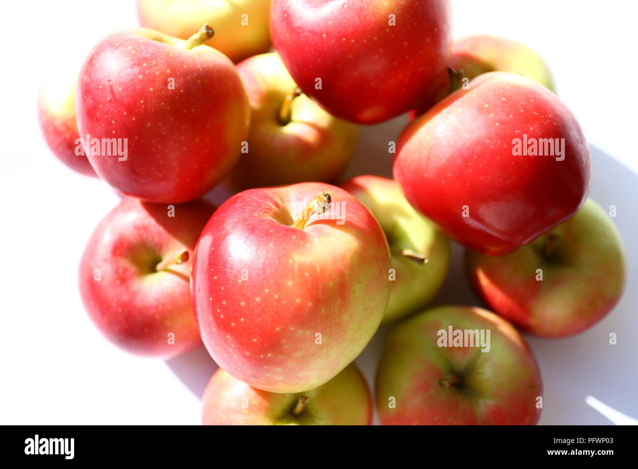 Food: Red apples Stock Photo - Alamy
