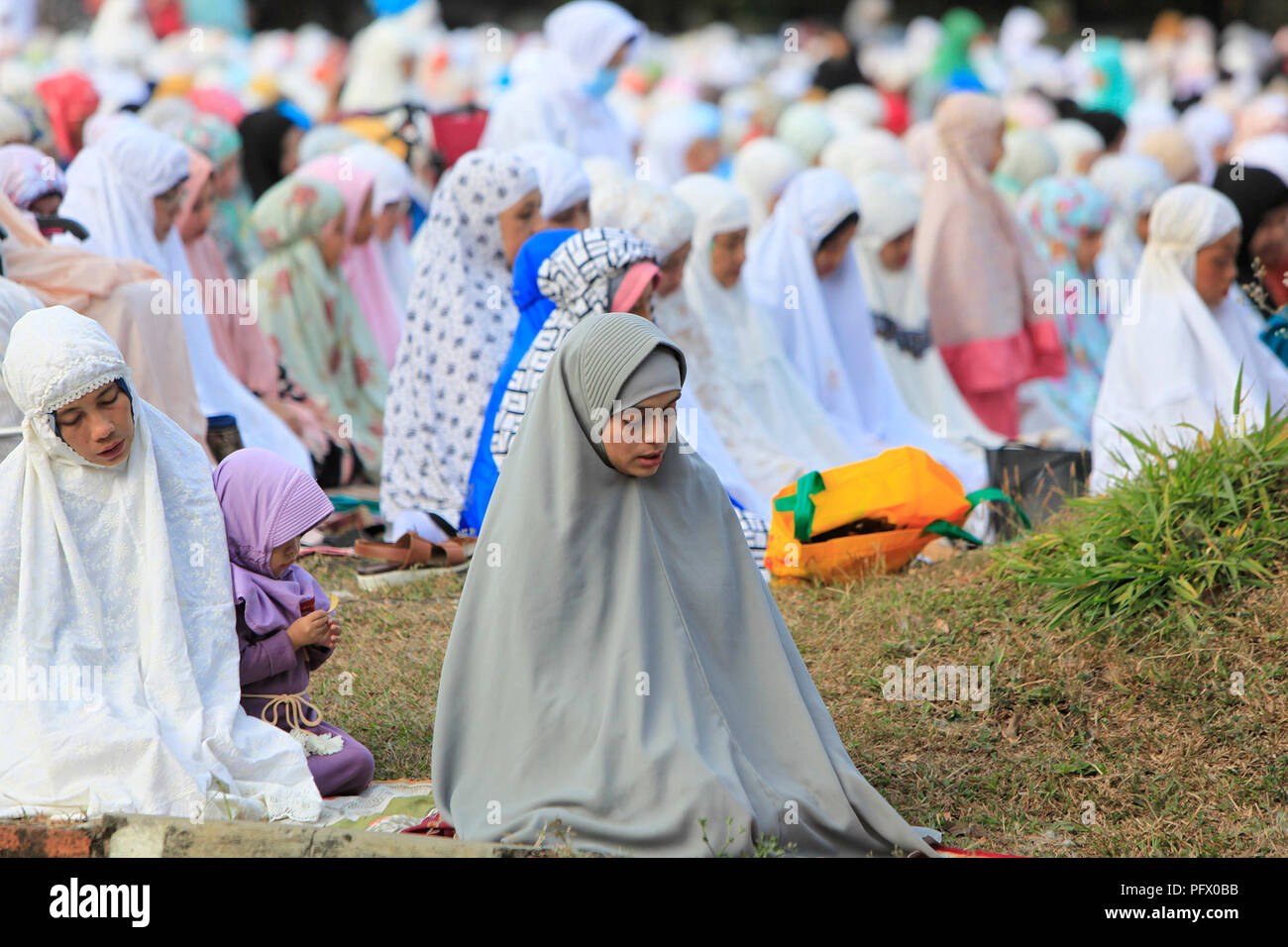 Bogor, Indonesia. 22nd Aug, 2018. Indonesian Muslim prayer during the ...