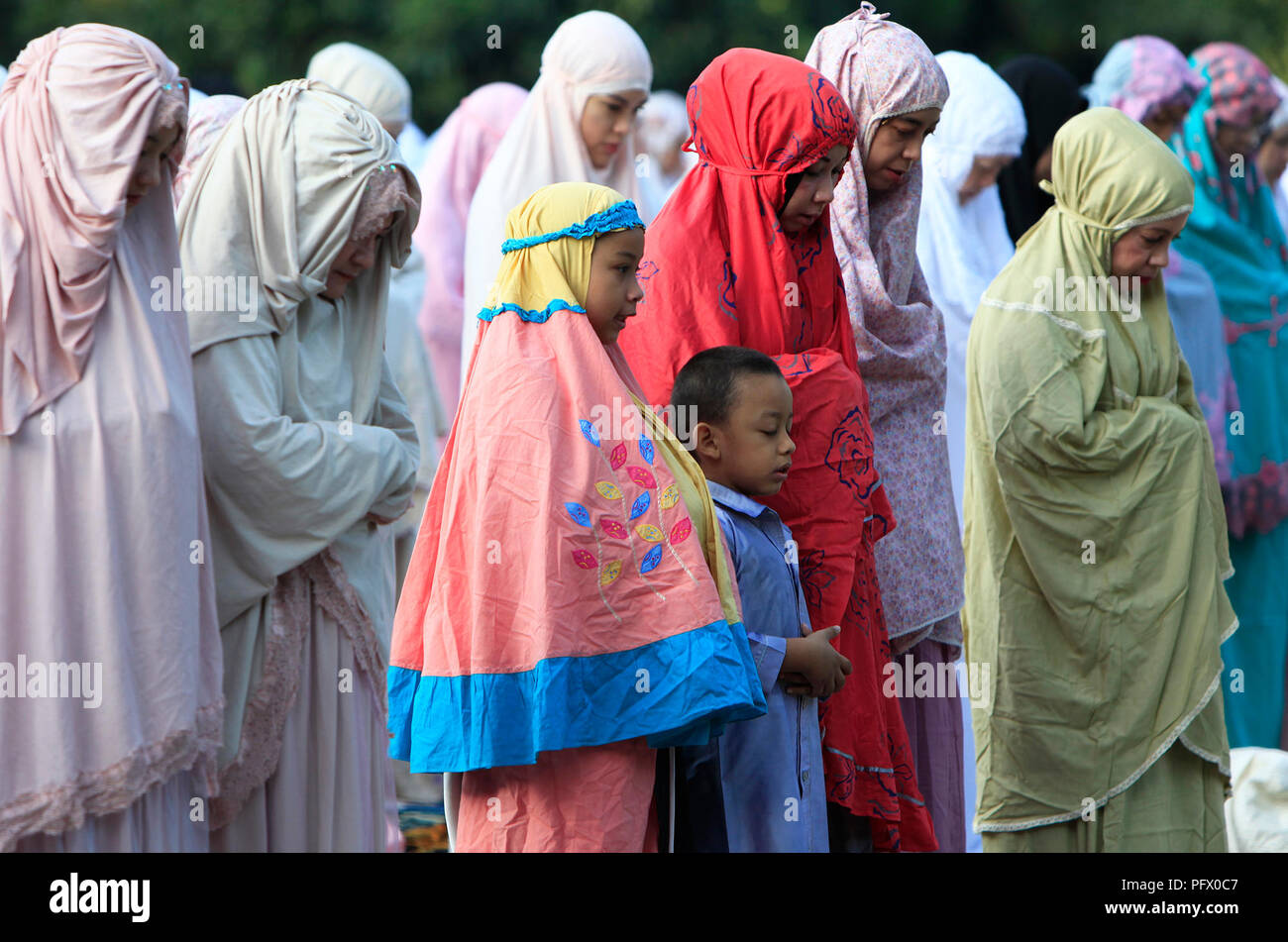 Bogor, Indonesia. 22nd Aug, 2018. Indonesian Muslim prayer during the ...