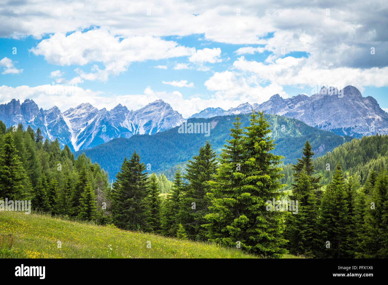 Mountaine hi-res stock photography and images - Alamy