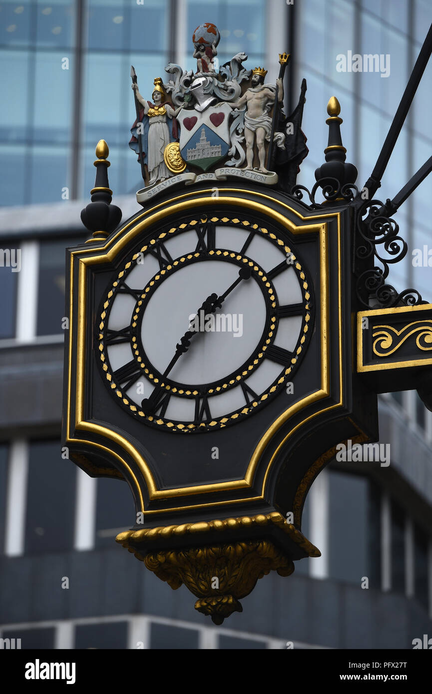 Royal exchange clock hi-res stock photography and images - Alamy