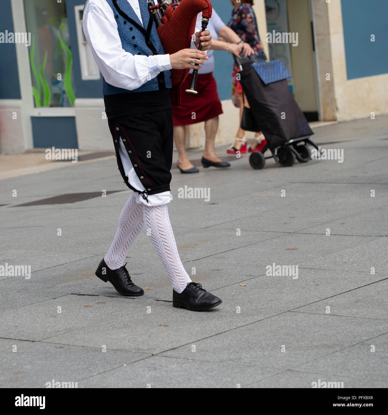 Bagpipe performance hi-res stock photography and images - Alamy