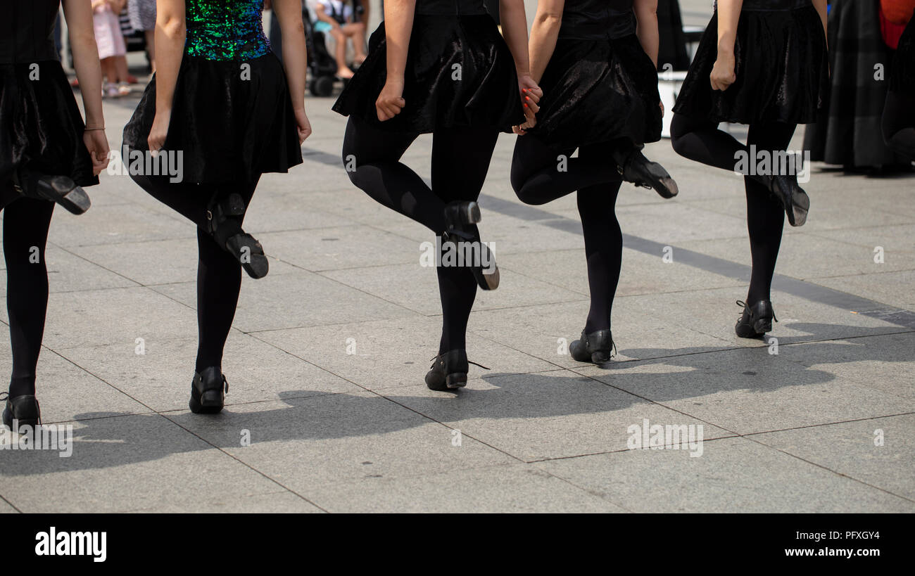Irish dancers legs hi-res stock photography and images - Alamy