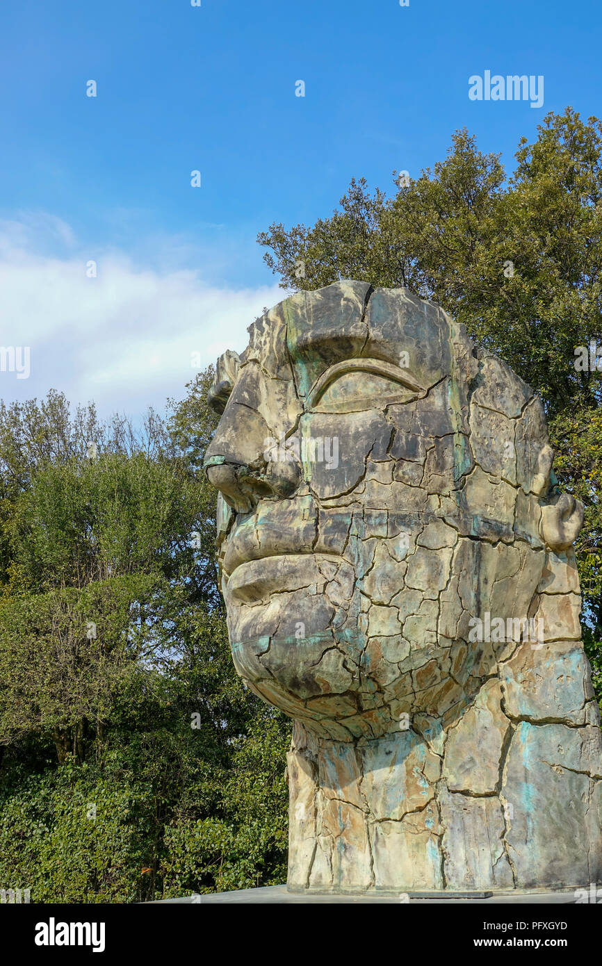Large stone face hi-res stock photography and images - Alamy