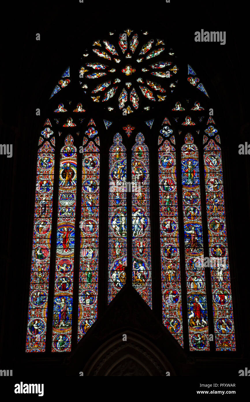 Worcester cathedral window hi-res stock photography and images - Alamy