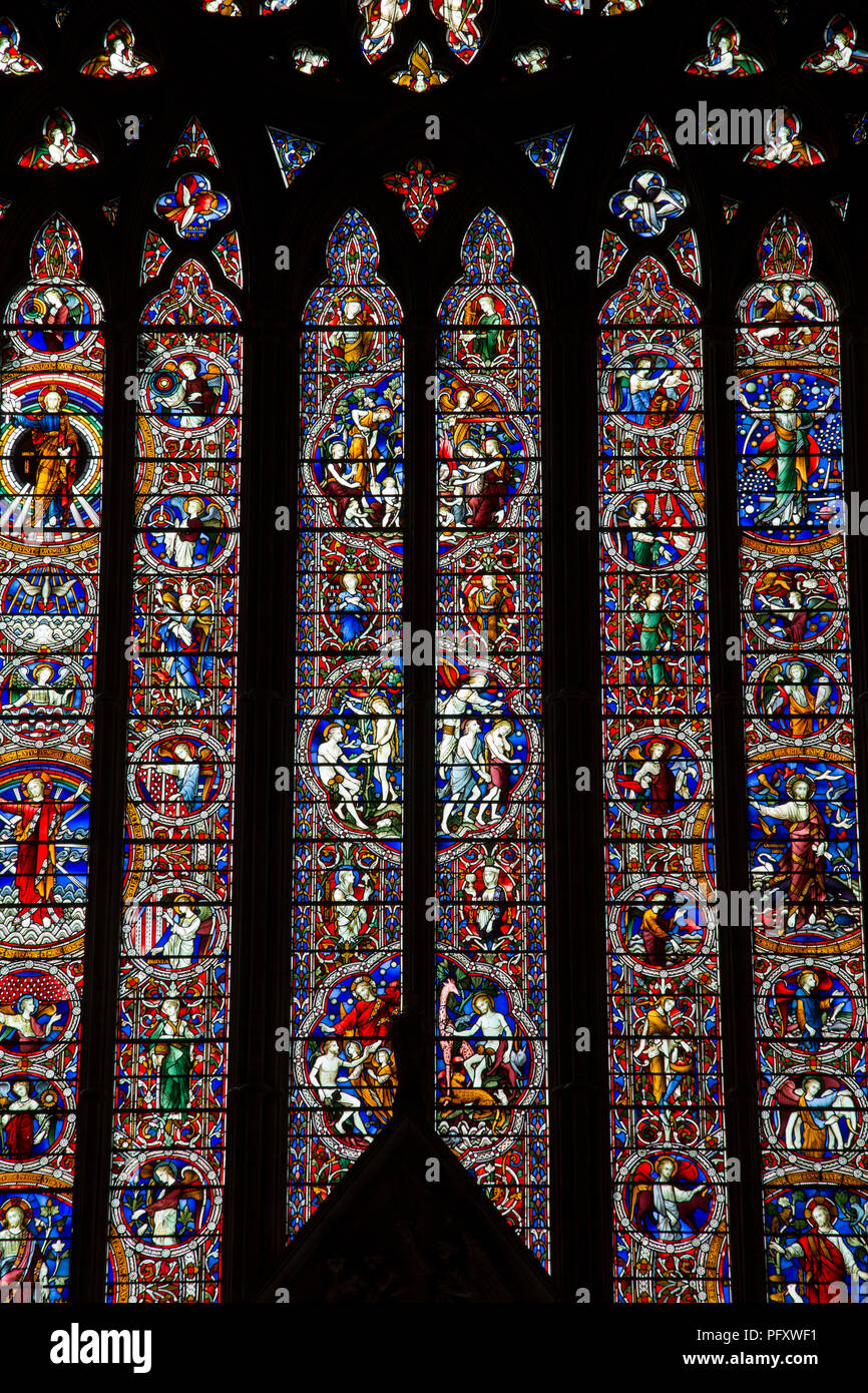 Worcester cathedral window hi-res stock photography and images - Alamy