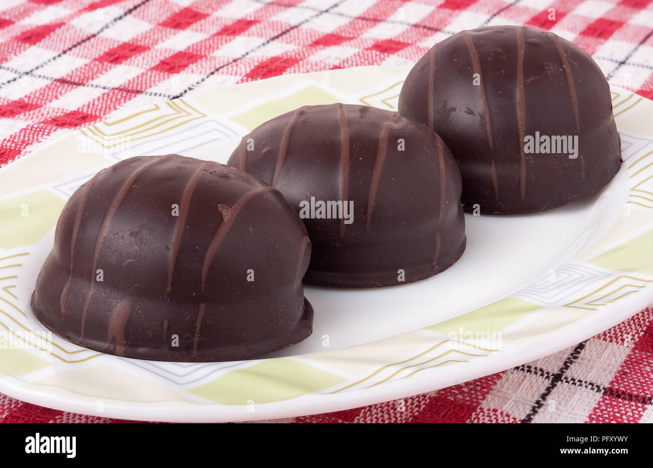 Plate of candy hi-res stock photography and images - Alamy