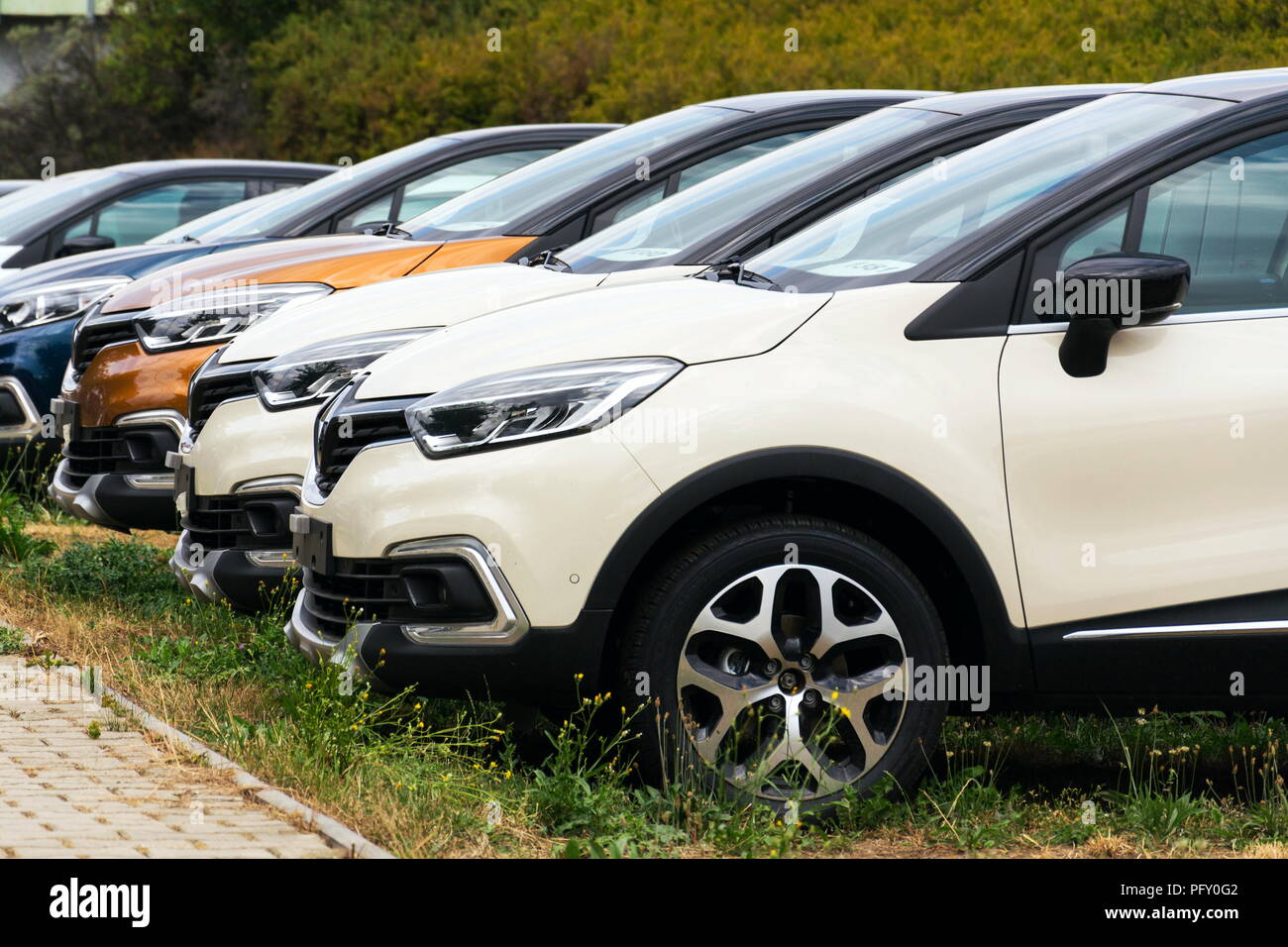 PRAGUE, CZECH REPUBLIC - AUGUST 15 2018: Renault company logo on car in ...