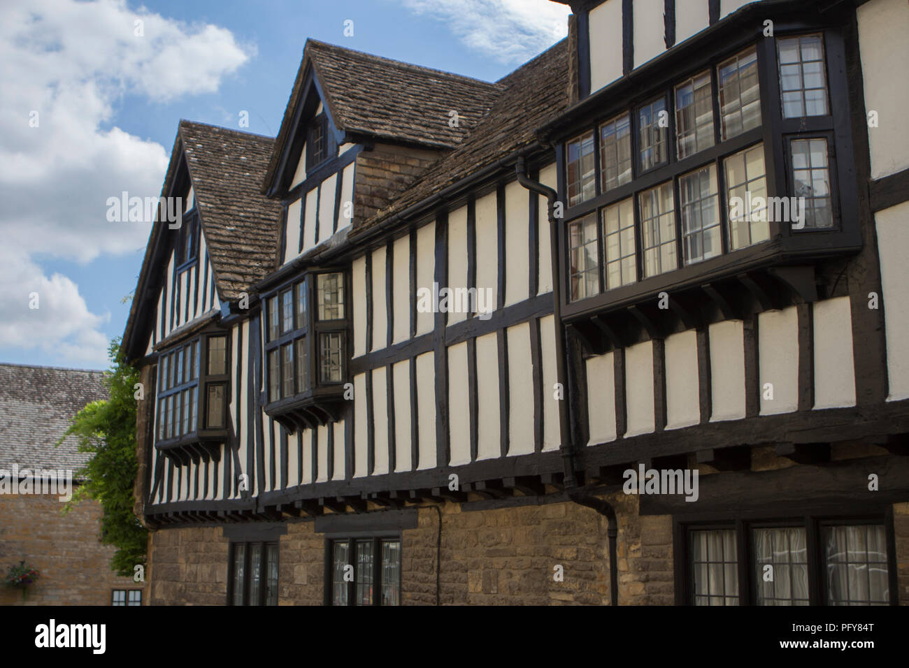 Sherborne high street hi-res stock photography and images - Alamy