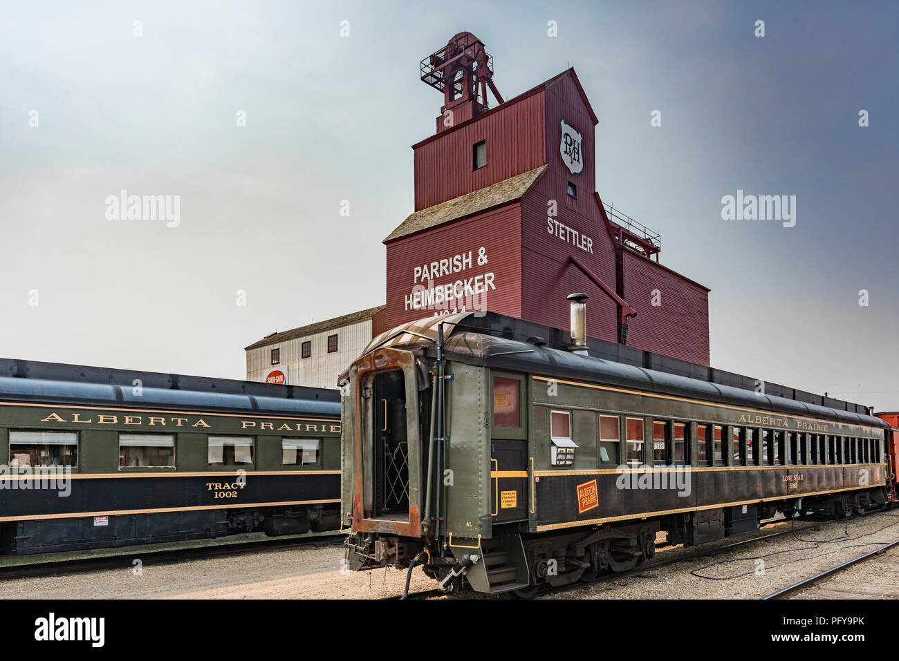 Alberta Prairie, passenger rail car, Grain Elevator, Train Station ...