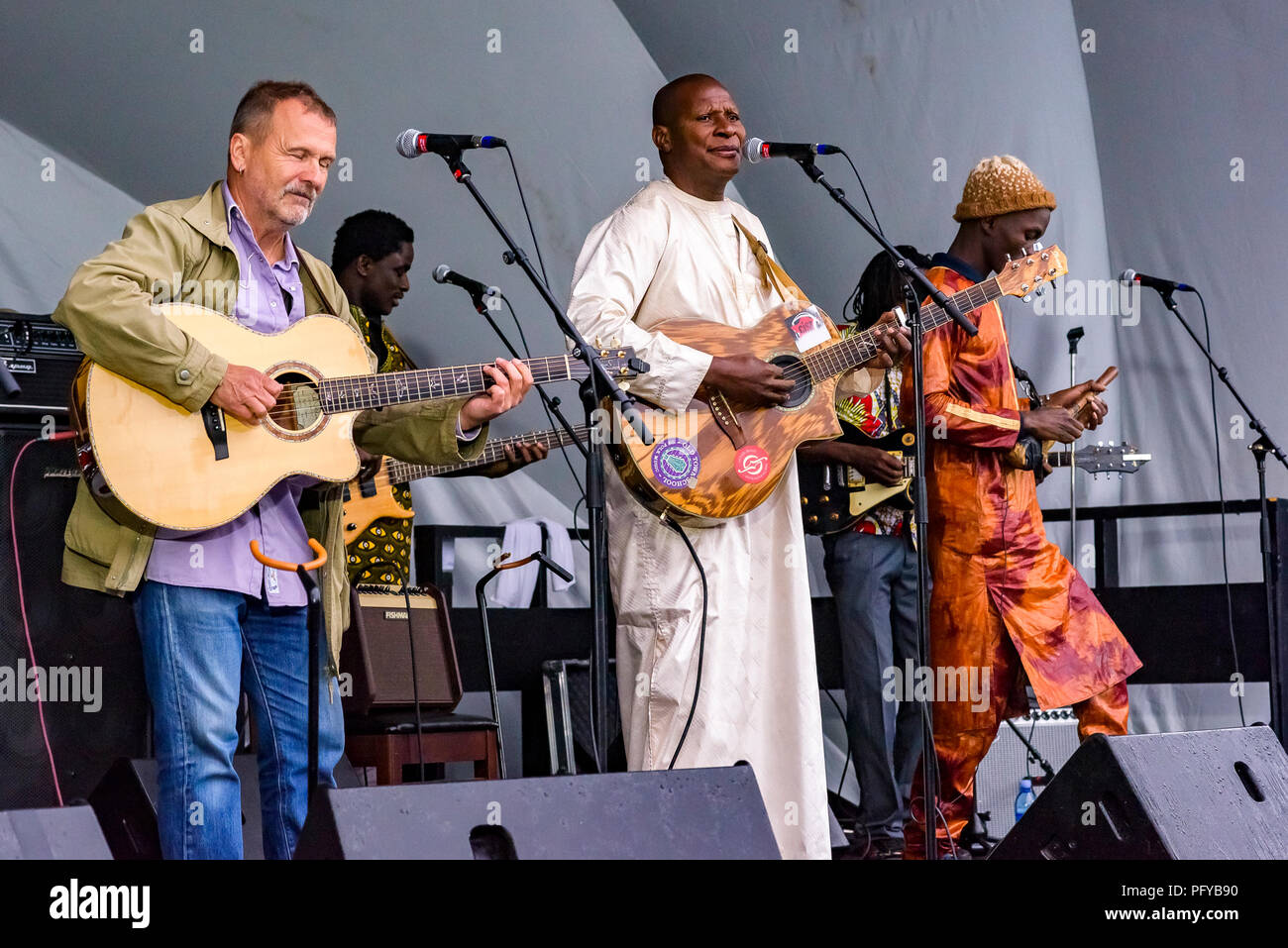 British guitarist Martin Simpson performs with Songhai musician Sidi ...