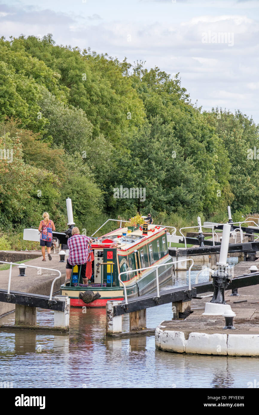 Hatton locks on the Grand Union Canal, near Warwick, Warwickshire ...