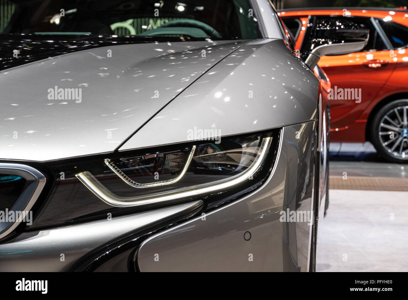 Bmw i8 front hi-res stock photography and images - Alamy