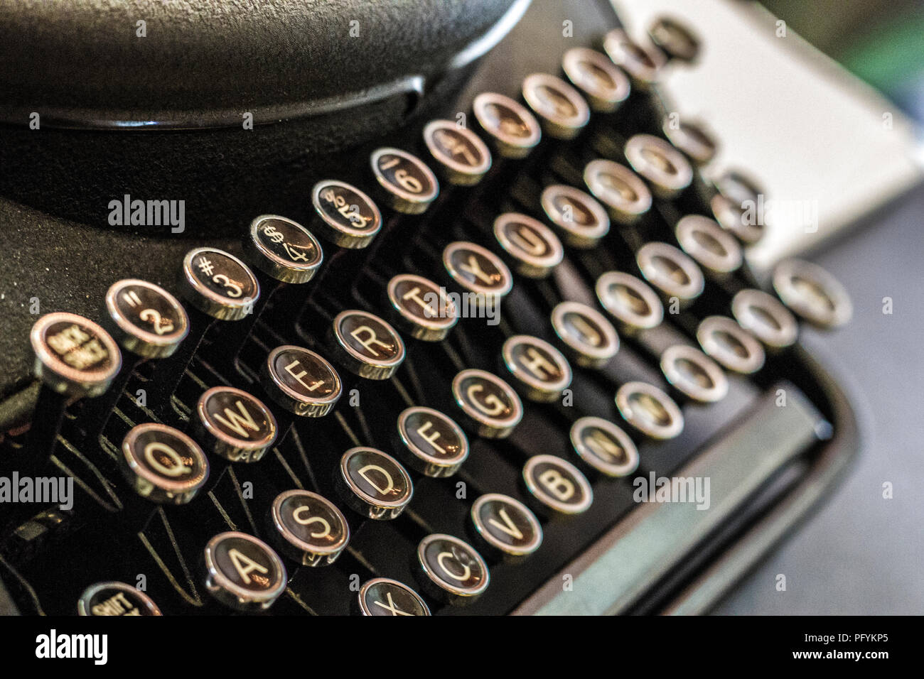Typewriters hi-res stock photography and images - Alamy