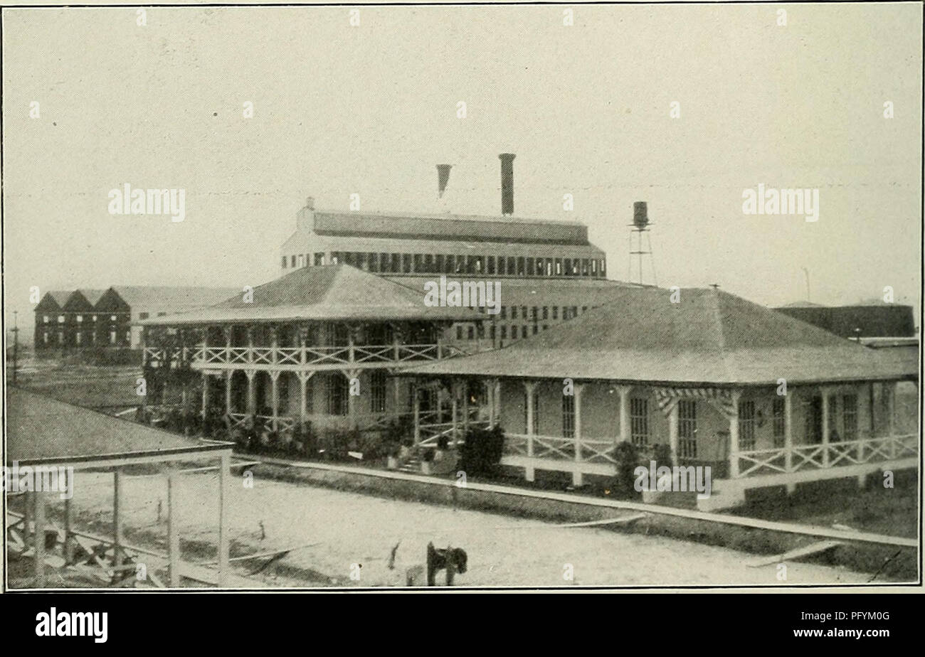 Puerta circular hi-res stock photography and images - Alamy