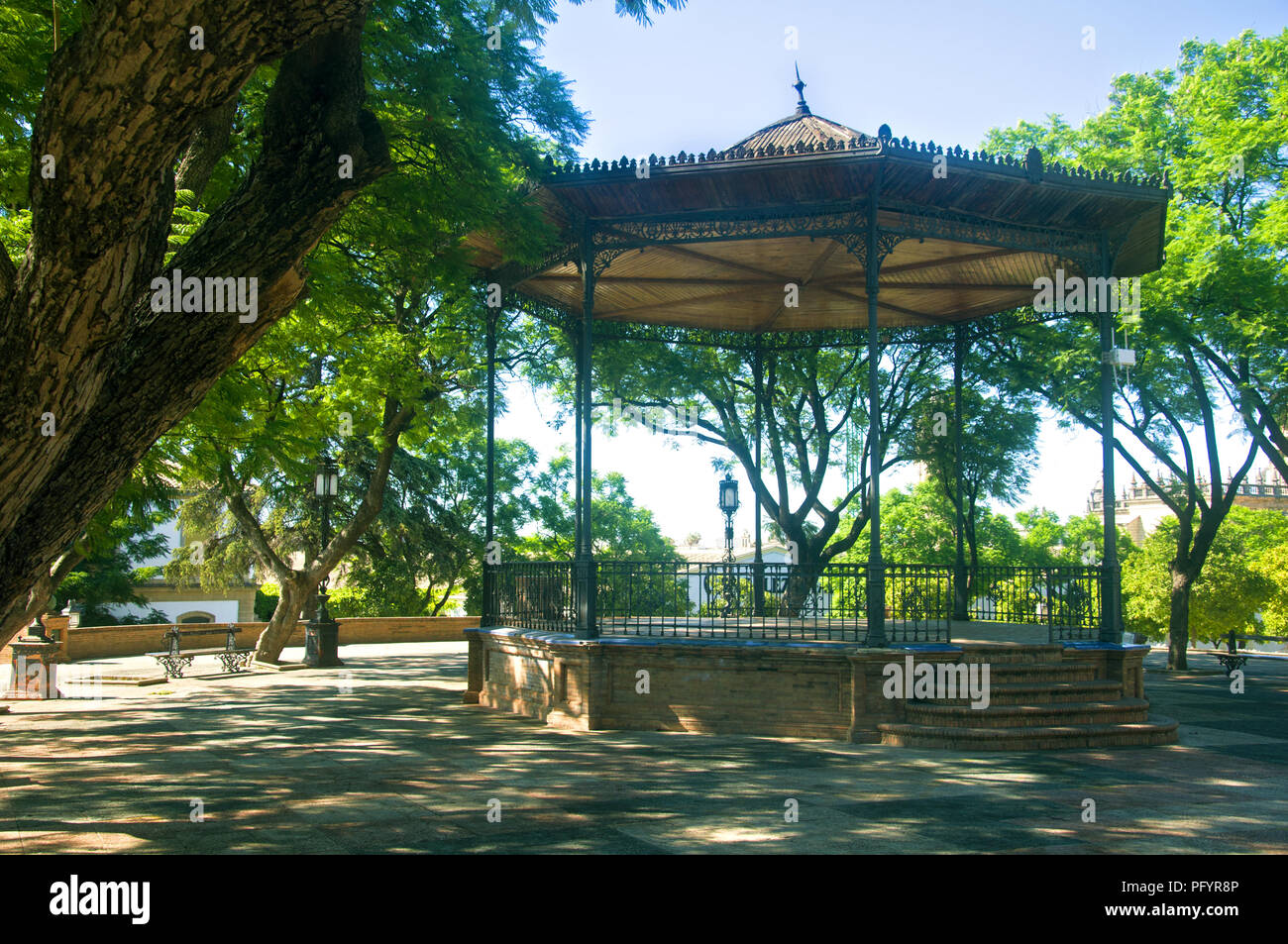 Summer pavilion hi-res stock photography and images - Alamy