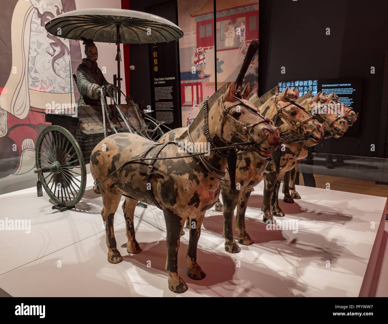 Chinese chariot hi-res stock photography and images - Alamy