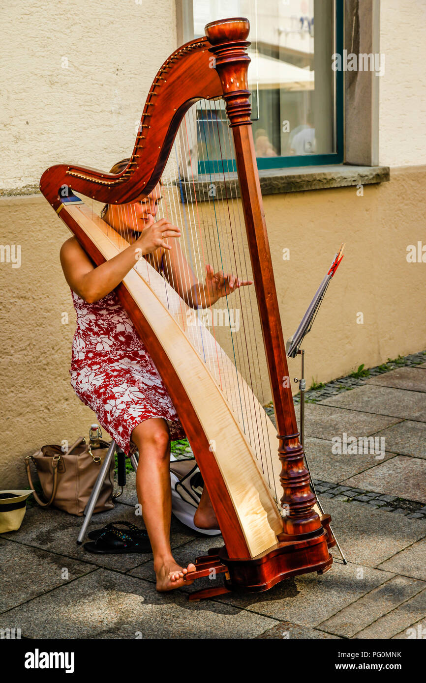 Female woman girl harpist harp playing hi-res stock photography and ...