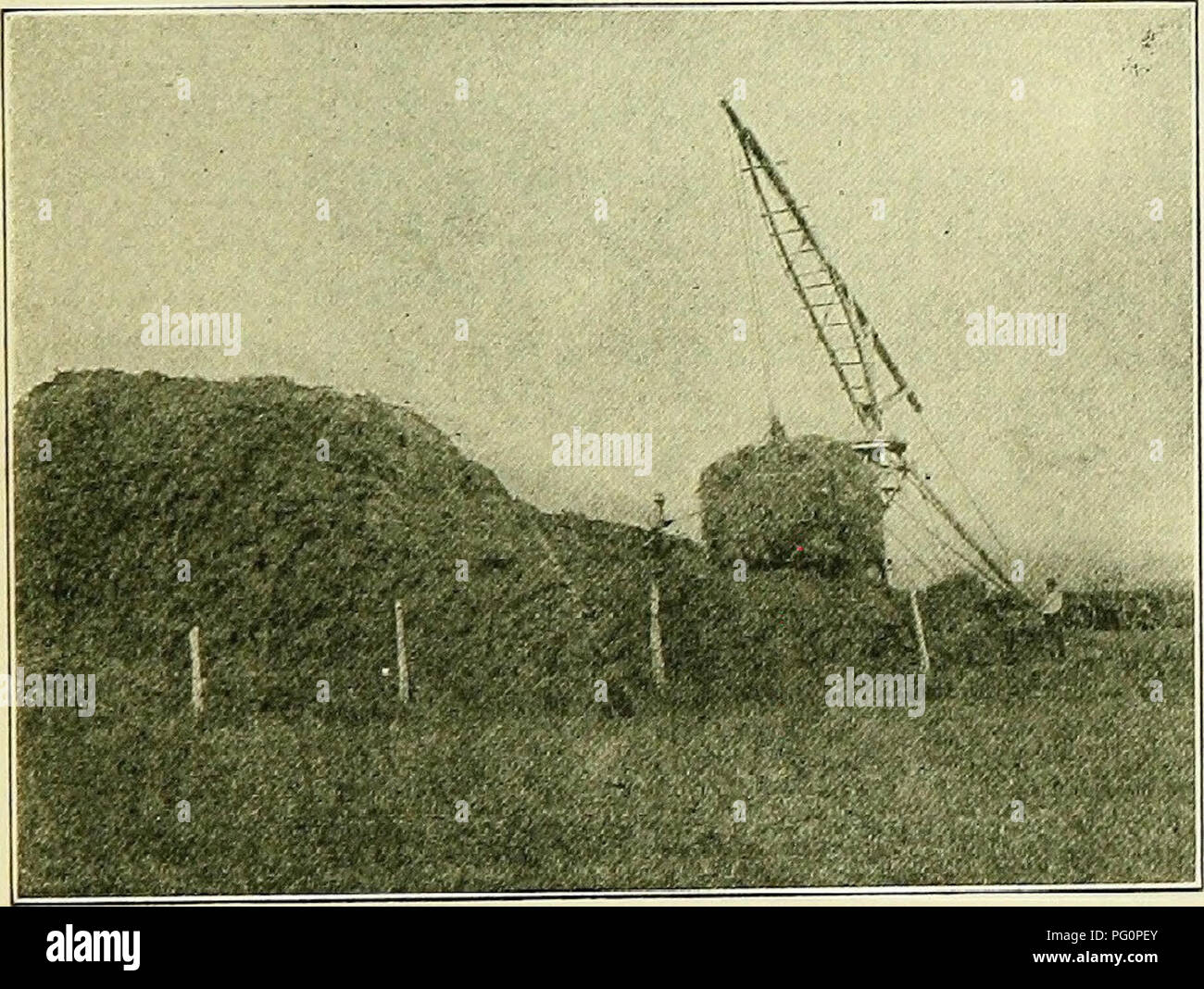 Hay derrick hi-res stock photography and images - Alamy