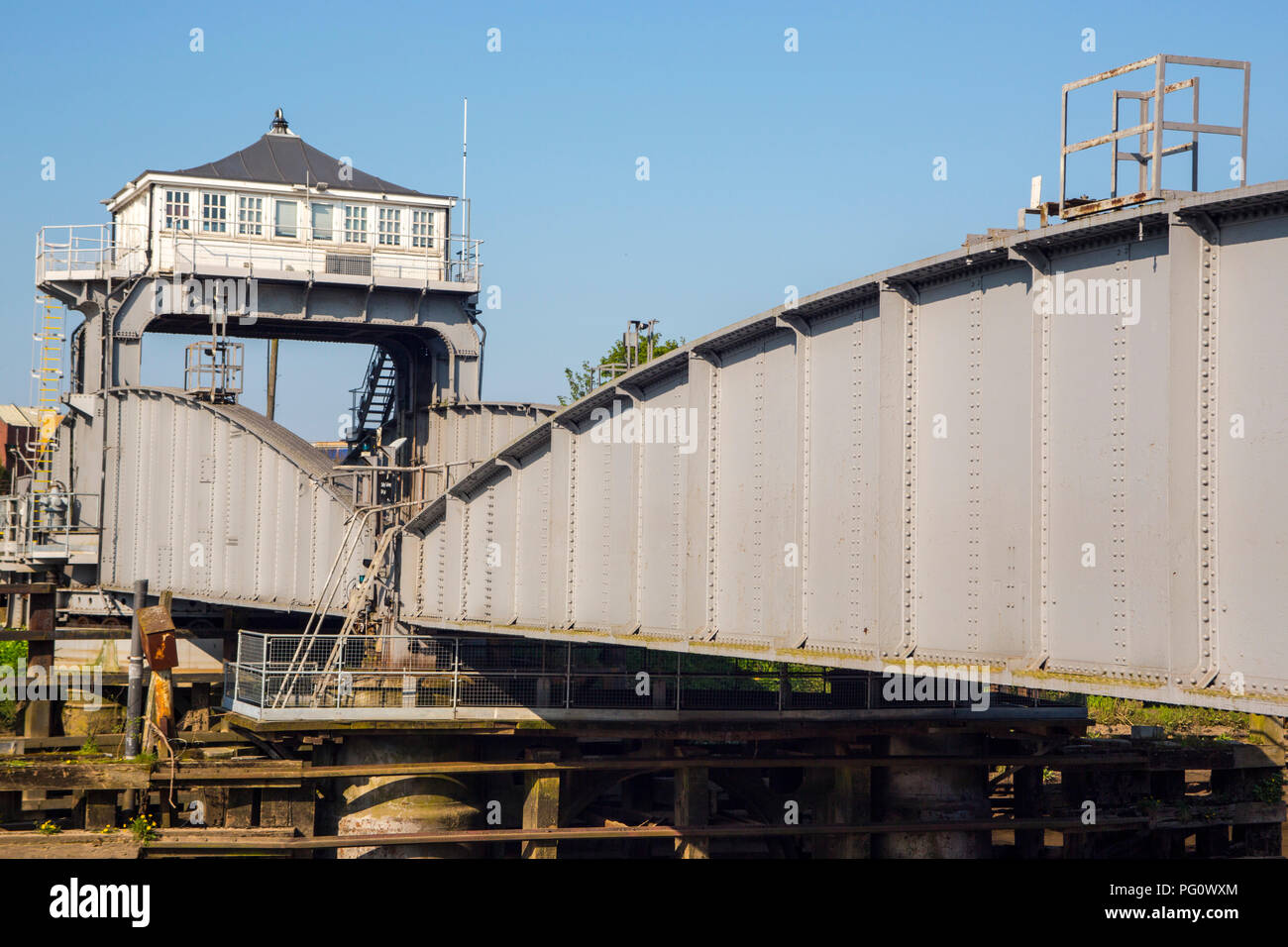 Railway swing bridge hi-res stock photography and images - Alamy