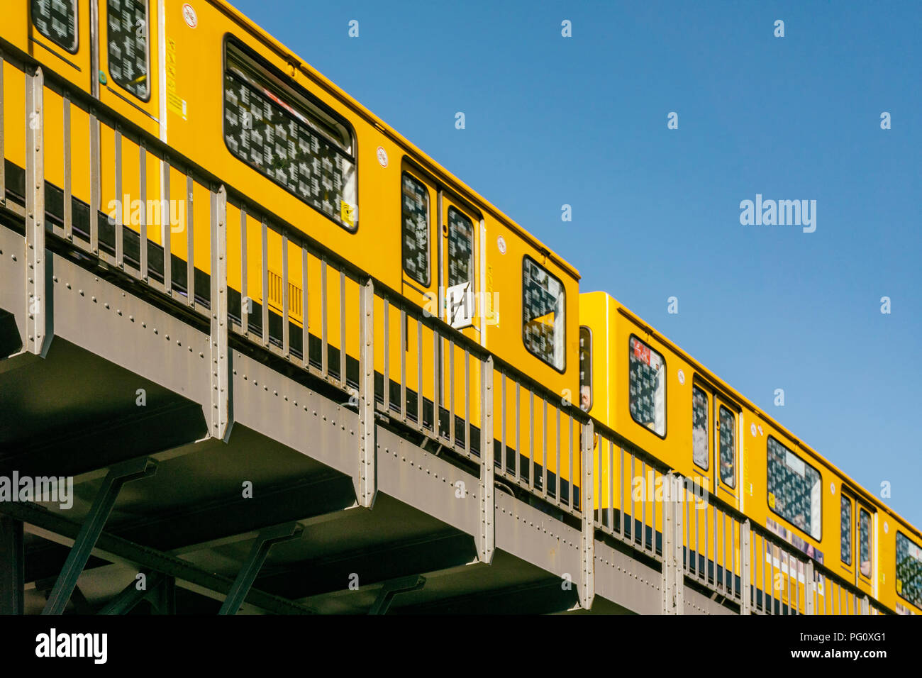 Elevated railroad hi-res stock photography and images - Alamy