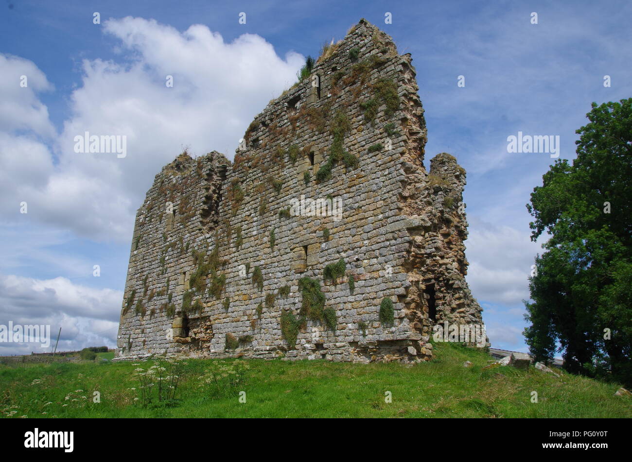 Thirlwall Castle @ Hadrian's Wall. John o' groats (Duncansby head) to ...