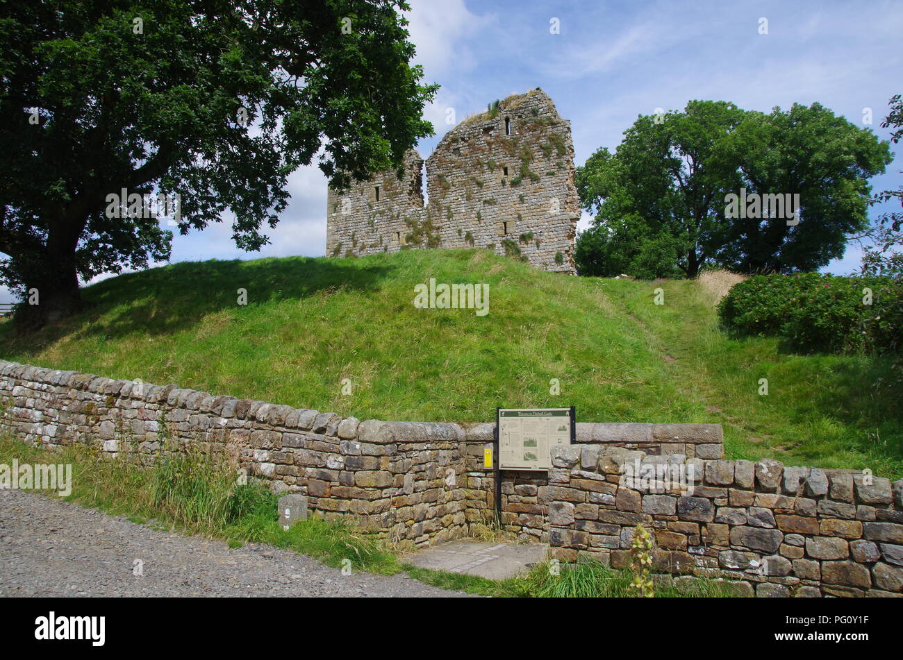 Thirlwall Castle @ Hadrian's Wall. John o' groats (Duncansby head) to ...