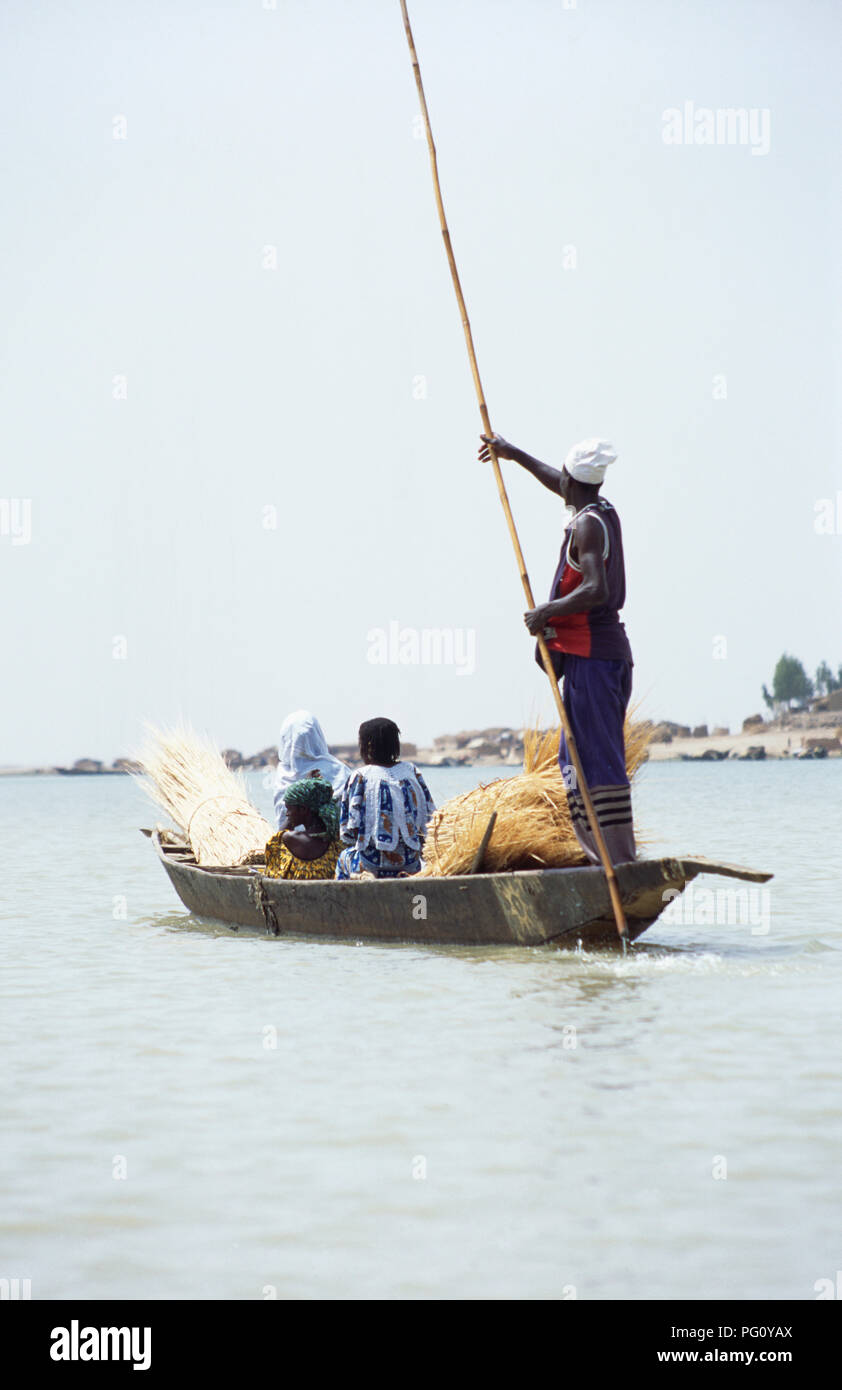 Man pirogue hi-res stock photography and images - Alamy