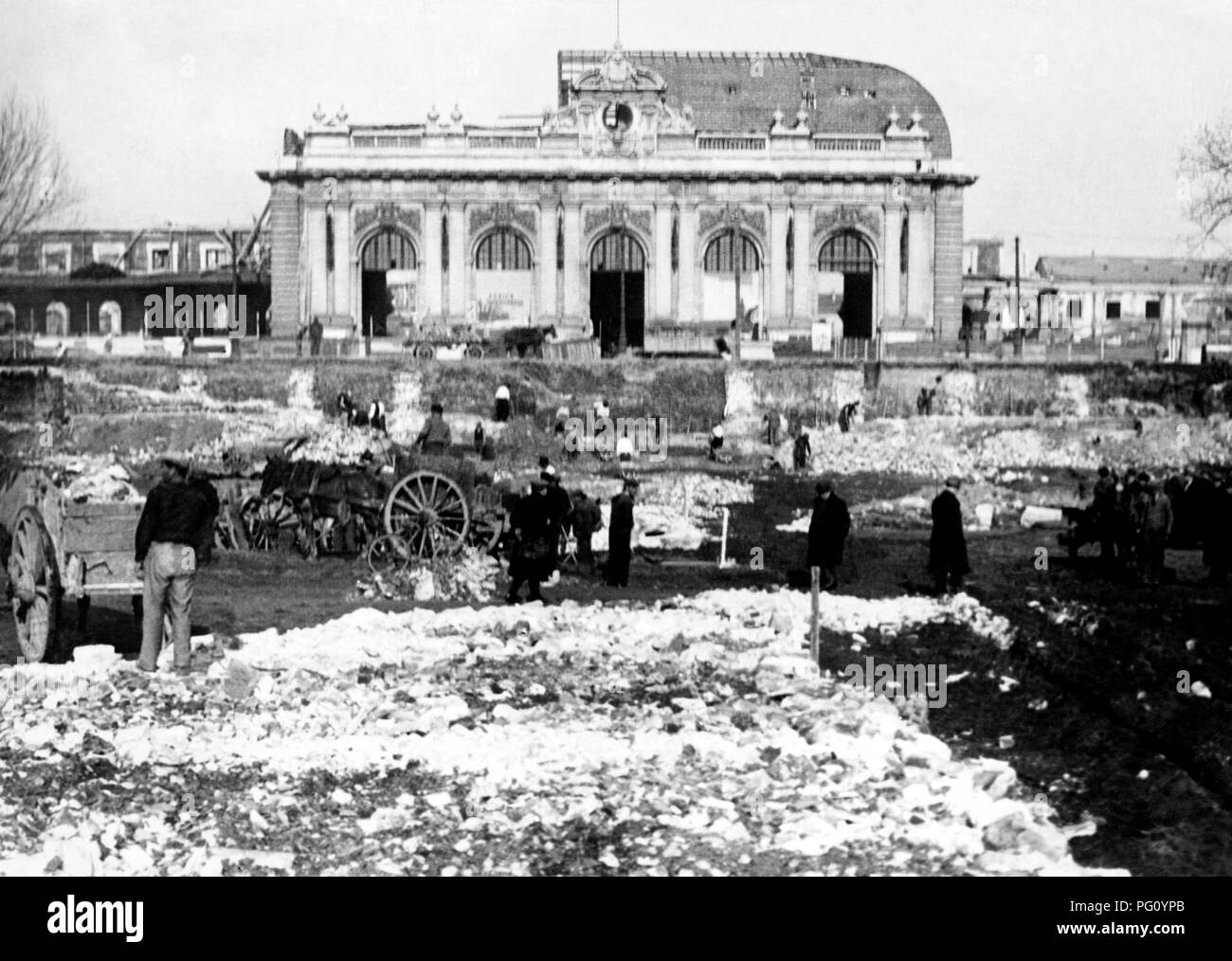 Demolition images Black and White Stock Photos & Images - Alamy