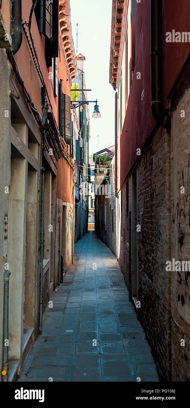Little alley in the medieval center of Venice Stock Photo - Alamy