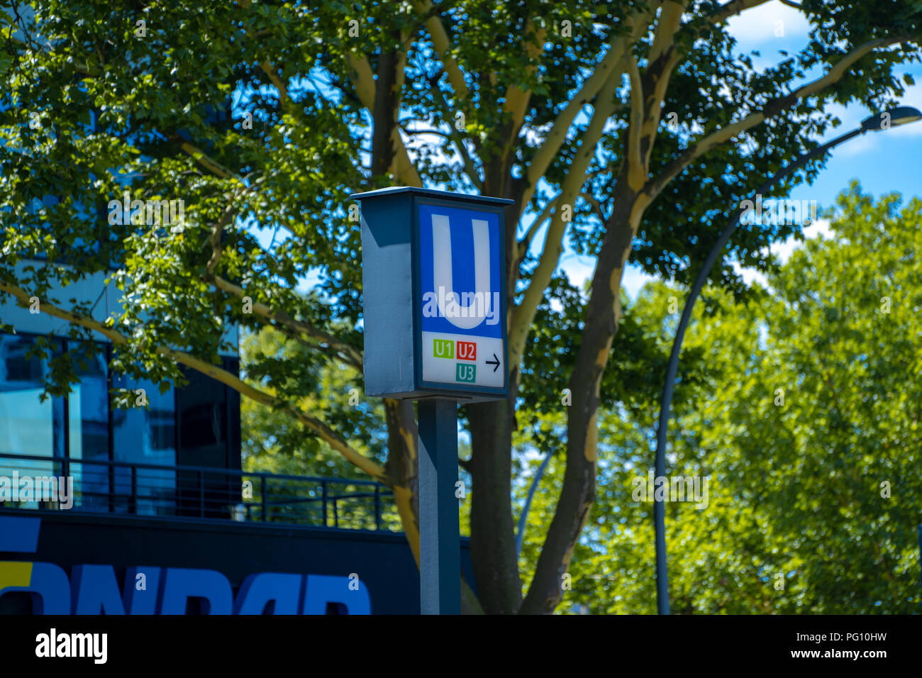 Germany berlin bus and tram stop sign hi-res stock photography and ...