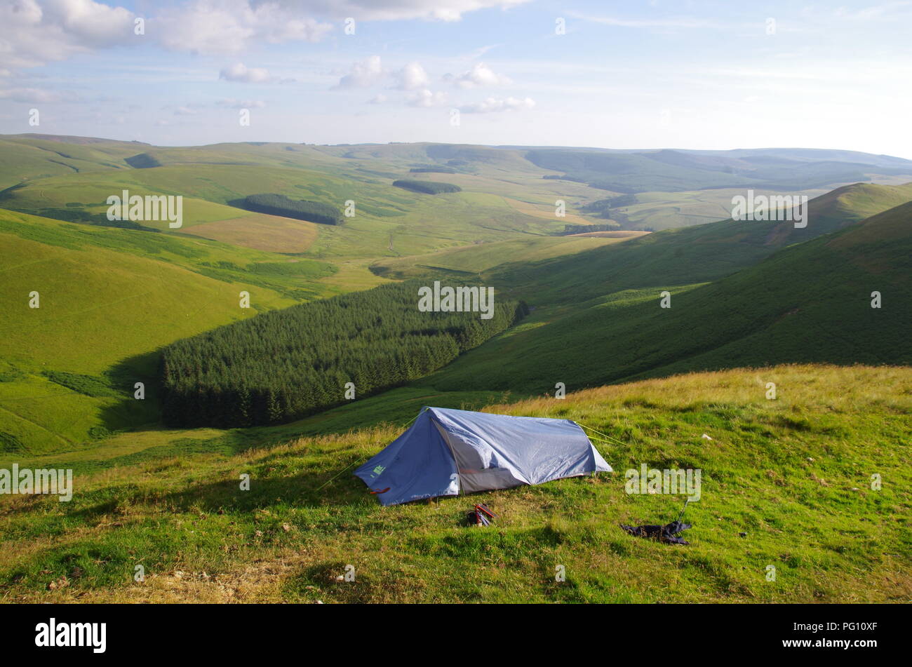 Tent camp borders hi-res stock photography and images - Alamy
